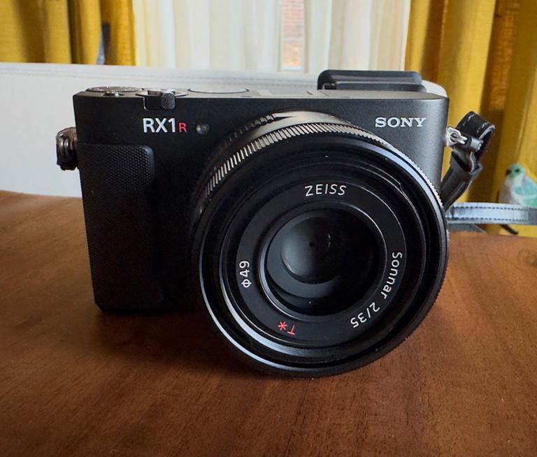 I ditched my iPhone for Sony’s RX1R III—and I’m not looking back