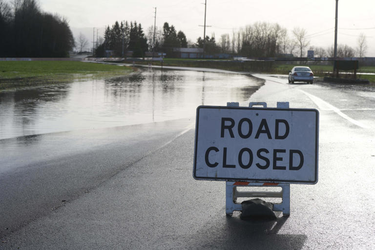 Traffic report: WSDOT eyeing earlier opening date for North Cascades ...