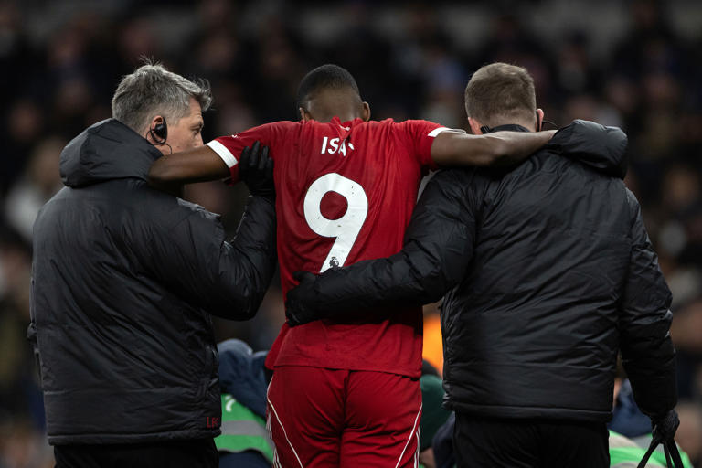 Record signing Alexander Isak comments on 'disconnected' feeling at ...