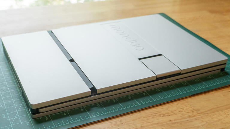 Monduo 14-inch Pro Duo monitor review: Turn your laptop into a triple ...