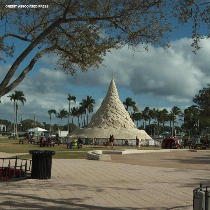 Sandi Tree, 700-ton holiday sand sculpture, dazzles Florida again in 2025