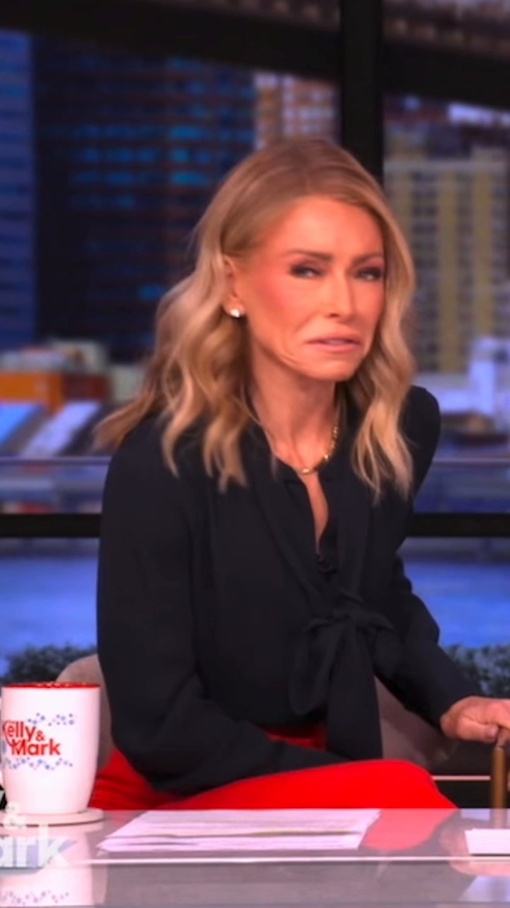 Kelly Ripa appalled by people who walk into airplane bathrooms with ...