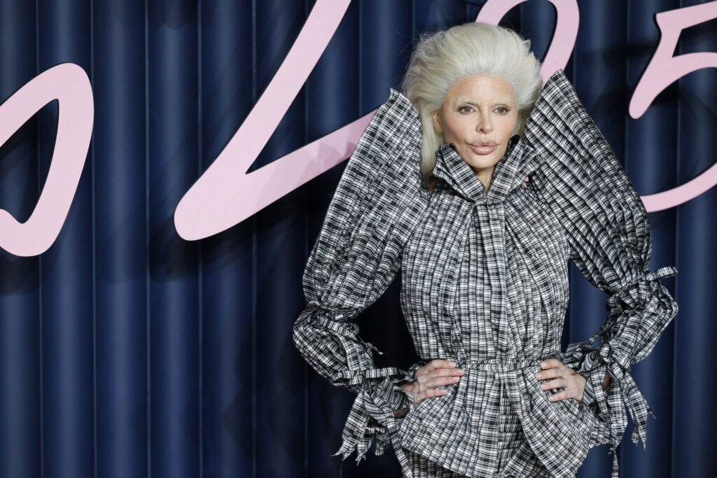 Workout and dieting tips behind Lisa Rinna’s fit body: How a 62-year ...