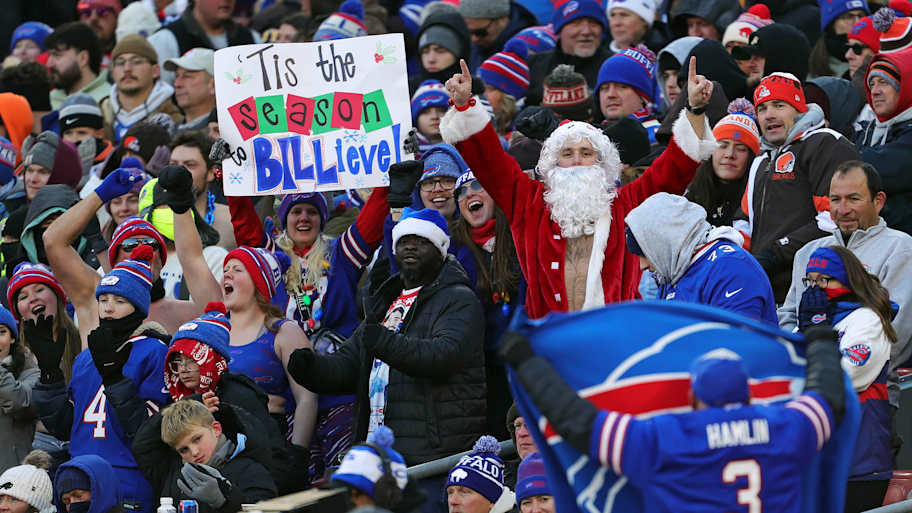 NFL expert shows belief in Bills among crowded AFC playoff picture