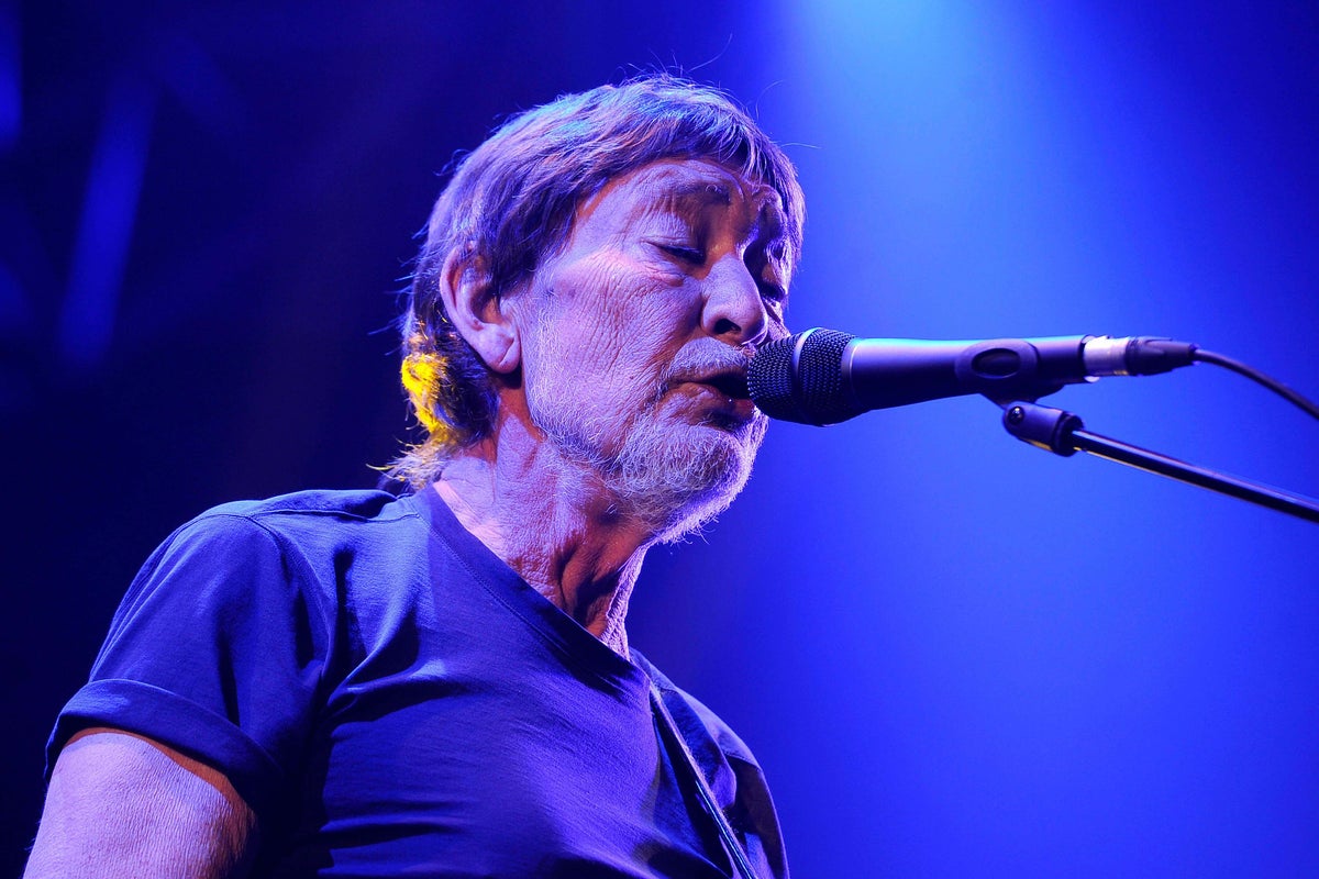 Driving home for Christmas singer Chris Rea hailed as 'legend' by Bob ...