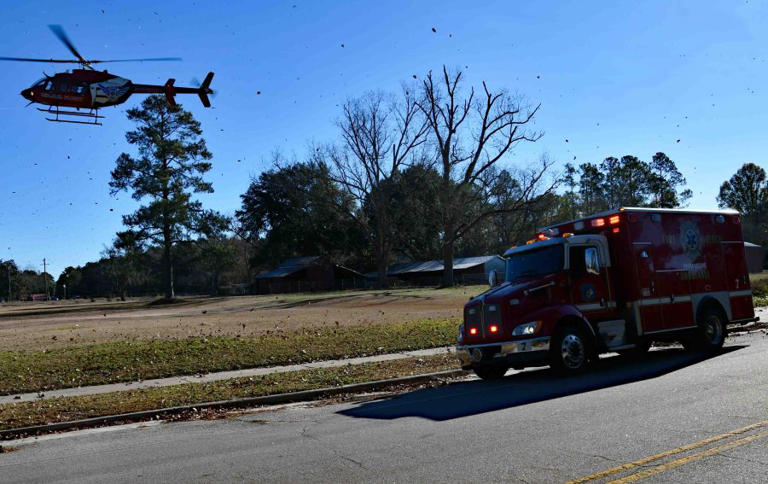 Driver severely injured after semi-truck experiences mechanical failure ...