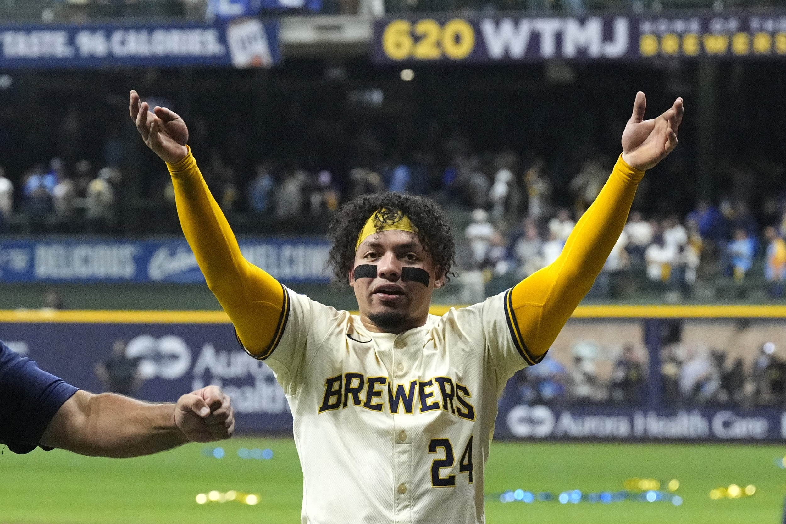 Milwaukee Brewers: 3 players named to unofficial 'awardless' team for ...