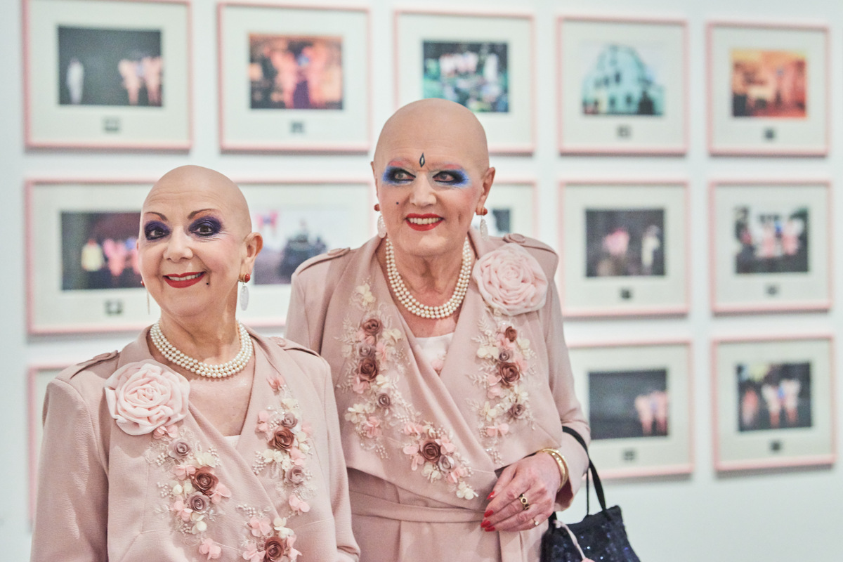 Trauer um Eva vom Künstler-Paar "Eva & Adele"