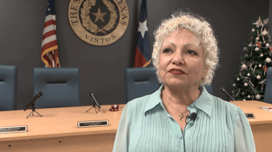 Quintana sworn in for another term as Vinton mayor