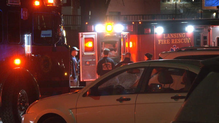 Large police response seen at Lansing apartment complex