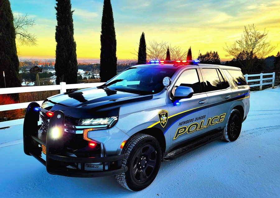 Man stabbed father multiple times in Newberg home before barricading ...