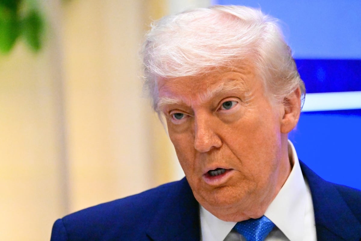 Trump threatens to sue ABC News 'Sleazebags' in outburst over Qatar ...