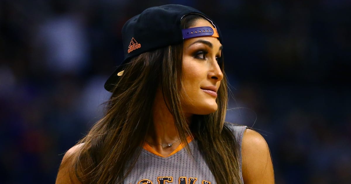 Nikki Bella trolls Detroit Lions, Michigan football during WWE Raw