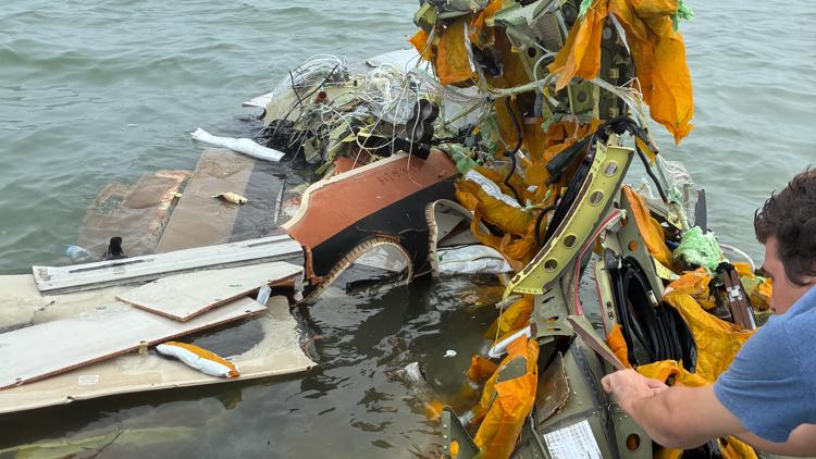 5 dead, 2 hospitalized after plane from Mexico crashes in Galveston Bay ...