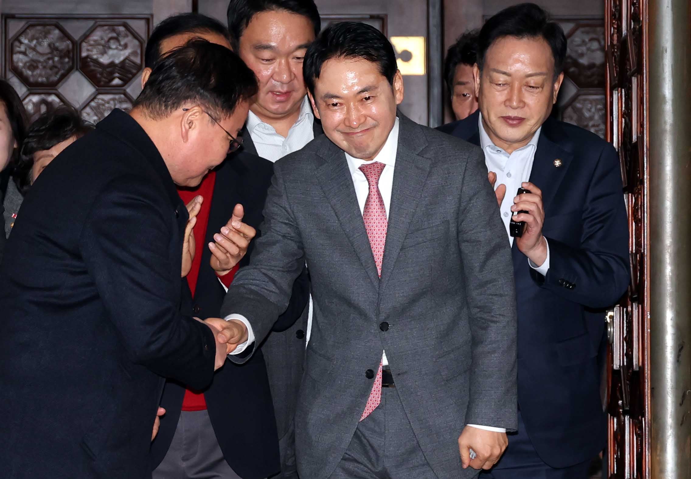 People Power Party leader concludes 24-hour filibuster, sets record