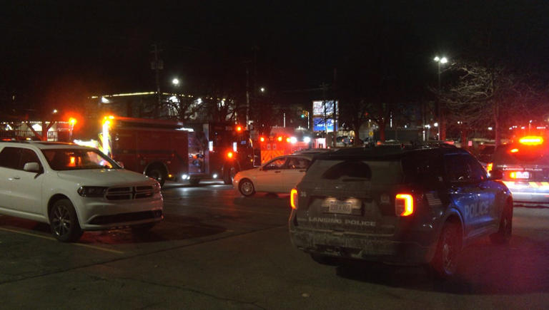 Large police response seen at Lansing apartment complex