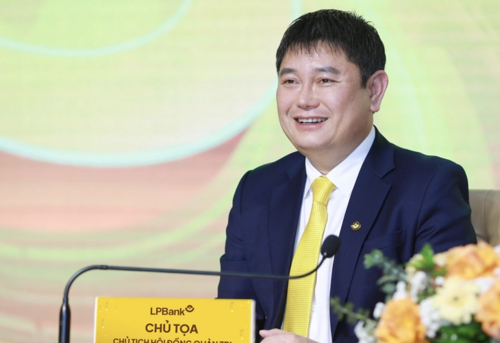 Cổ phiếu Sacombank kịch trần, bất ngờ ở mã LPB khi chủ tịch Thụy từ chức