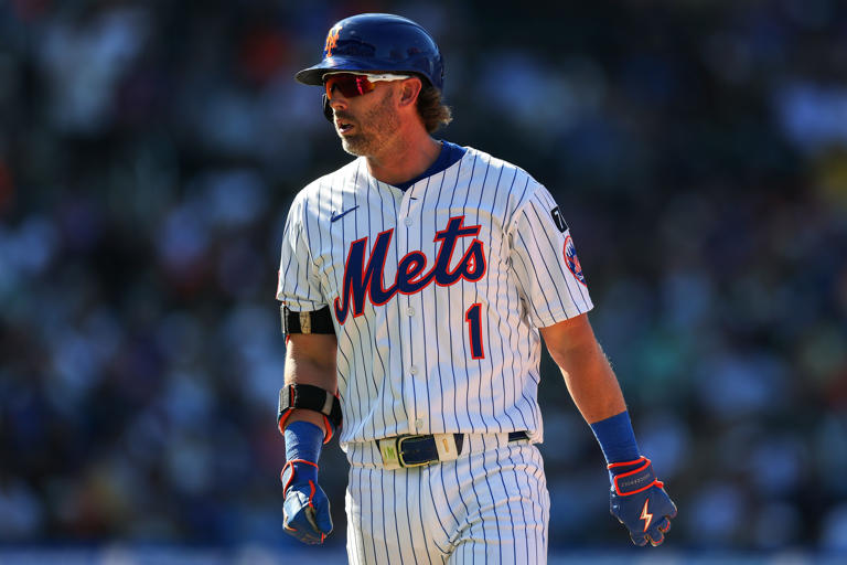 Mets executive sends message to Jeff McNeil after shipping him off