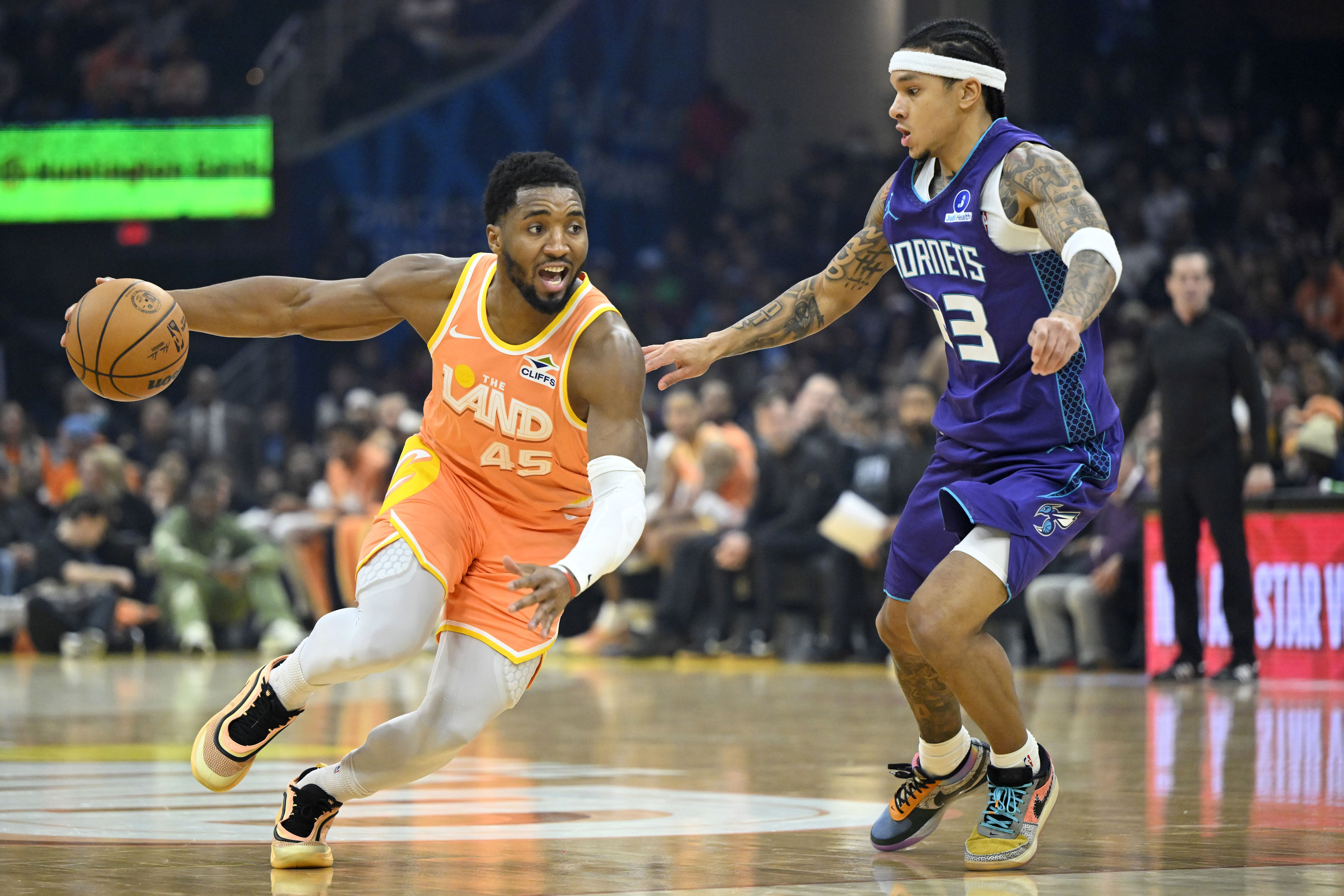 Cavs’ offense comes alive in 139-132 victory