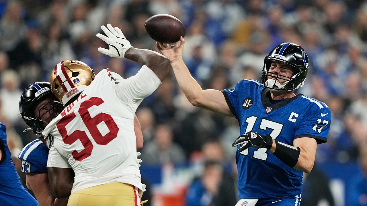 Philip Rivers delivers vintage first half performance for Colts ...