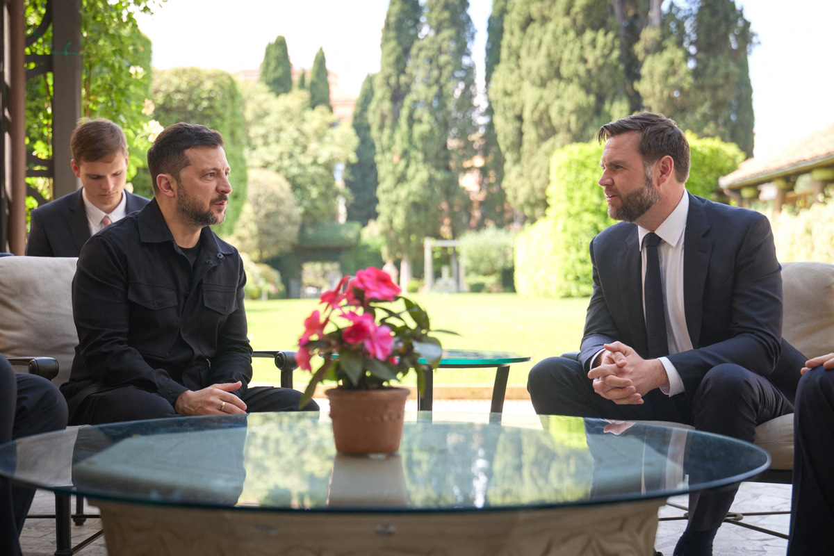 Trump shares update on Ukraine ceasefire talks after two-hour call with ...