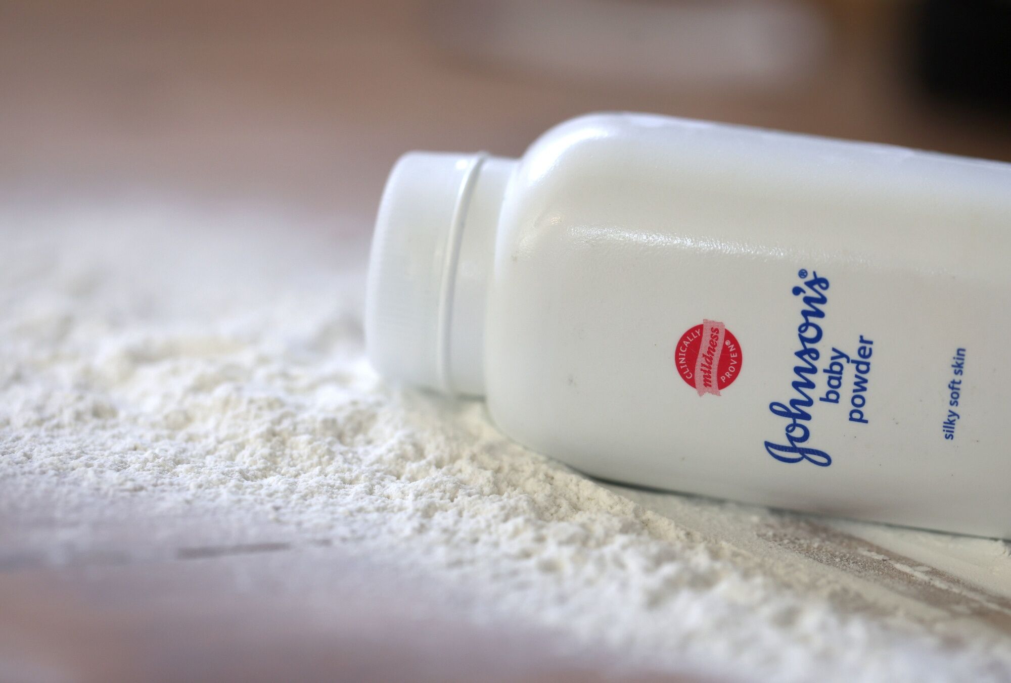 J&J talc jury awards $1.56 billion to asbestos cancer victim