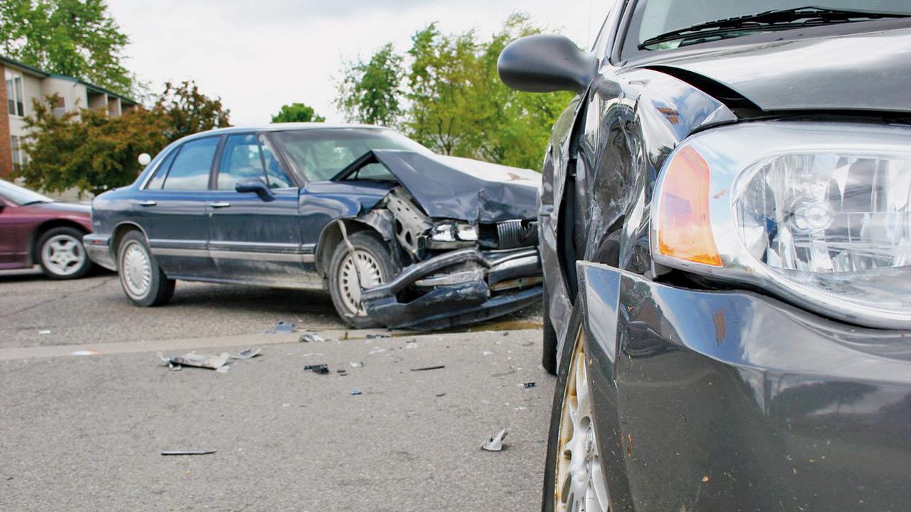 Senior Citizen Loses Control Of Car Rams Into 15 Vehicles In Powai