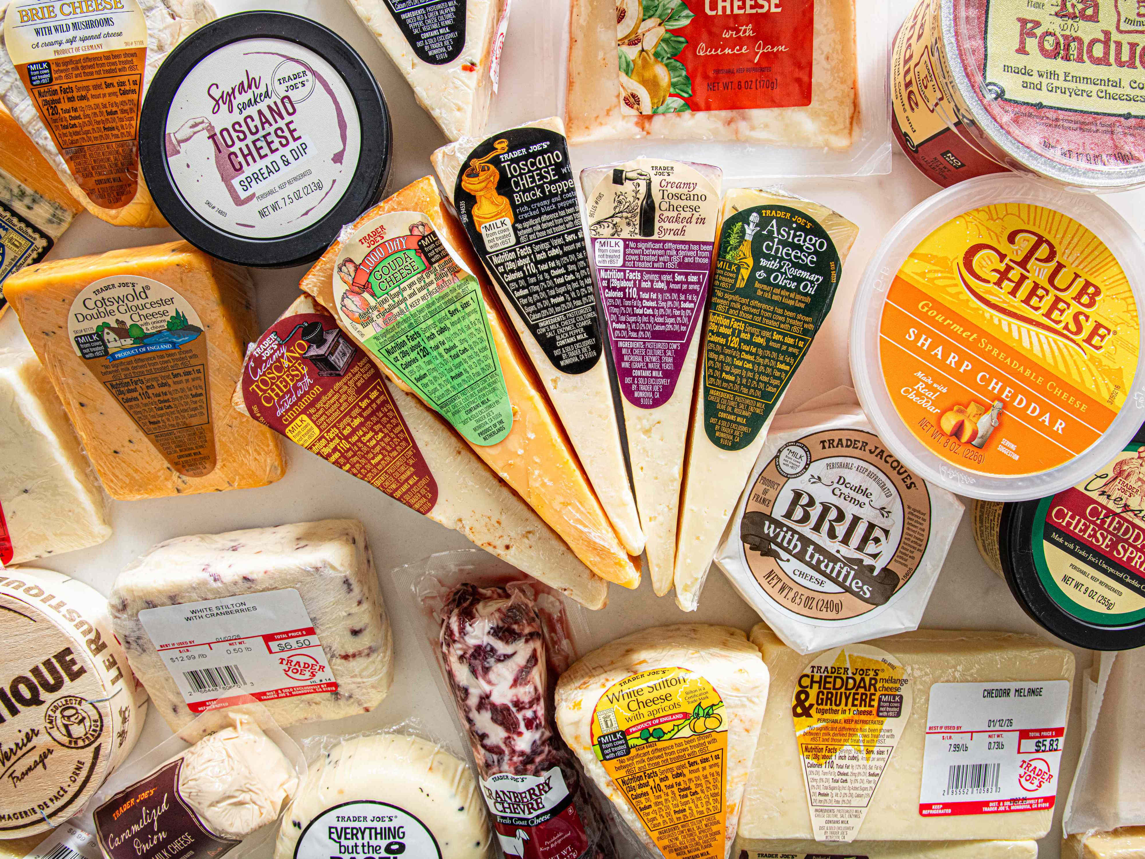 How to pull together a festive Trader Joe's cheese board for just $20 ...