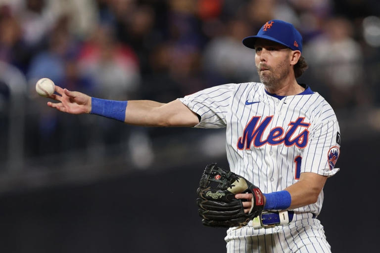 Mets trade 2-time All-Star Jeff McNeil to Athletics