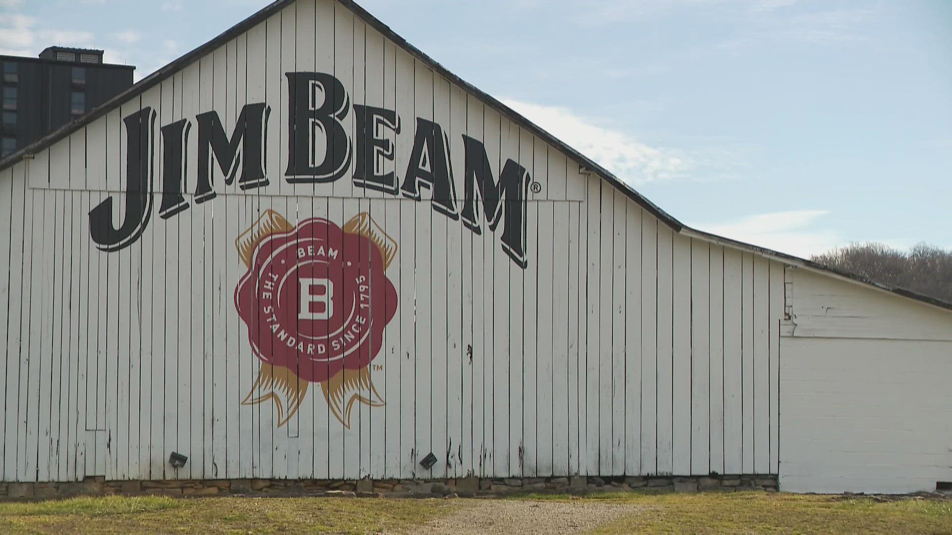 Jim Beam pauses bourbon production for 2026