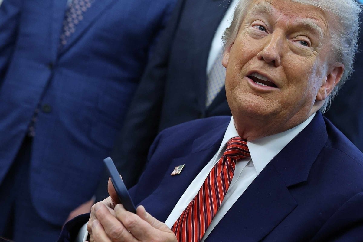 Trump signs order to boost US nuclear energy, rolls back regulatory ...