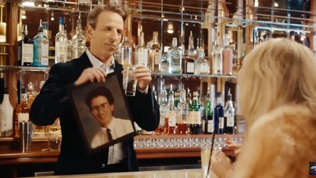 Seth Meyers sets up John Oliver to be roasted by Sabrina Carpenter ...