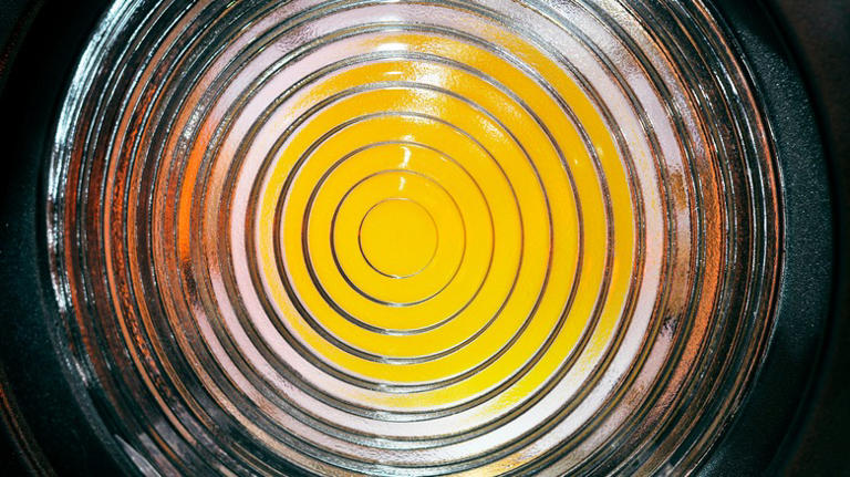 Here's why a simple Fresnel lens makes traffic lights safer