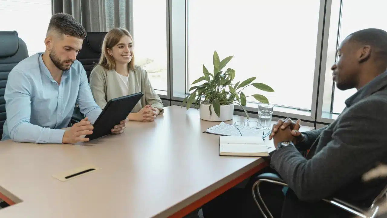 15 reasons why so many relationships fall apart because of a “work wife”