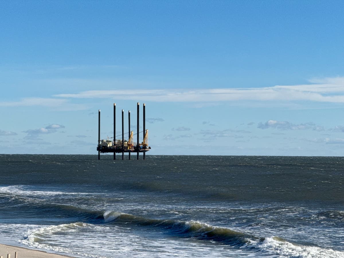 Sunrise Wind 'evaluating options' after feds halt wind farm project off ...