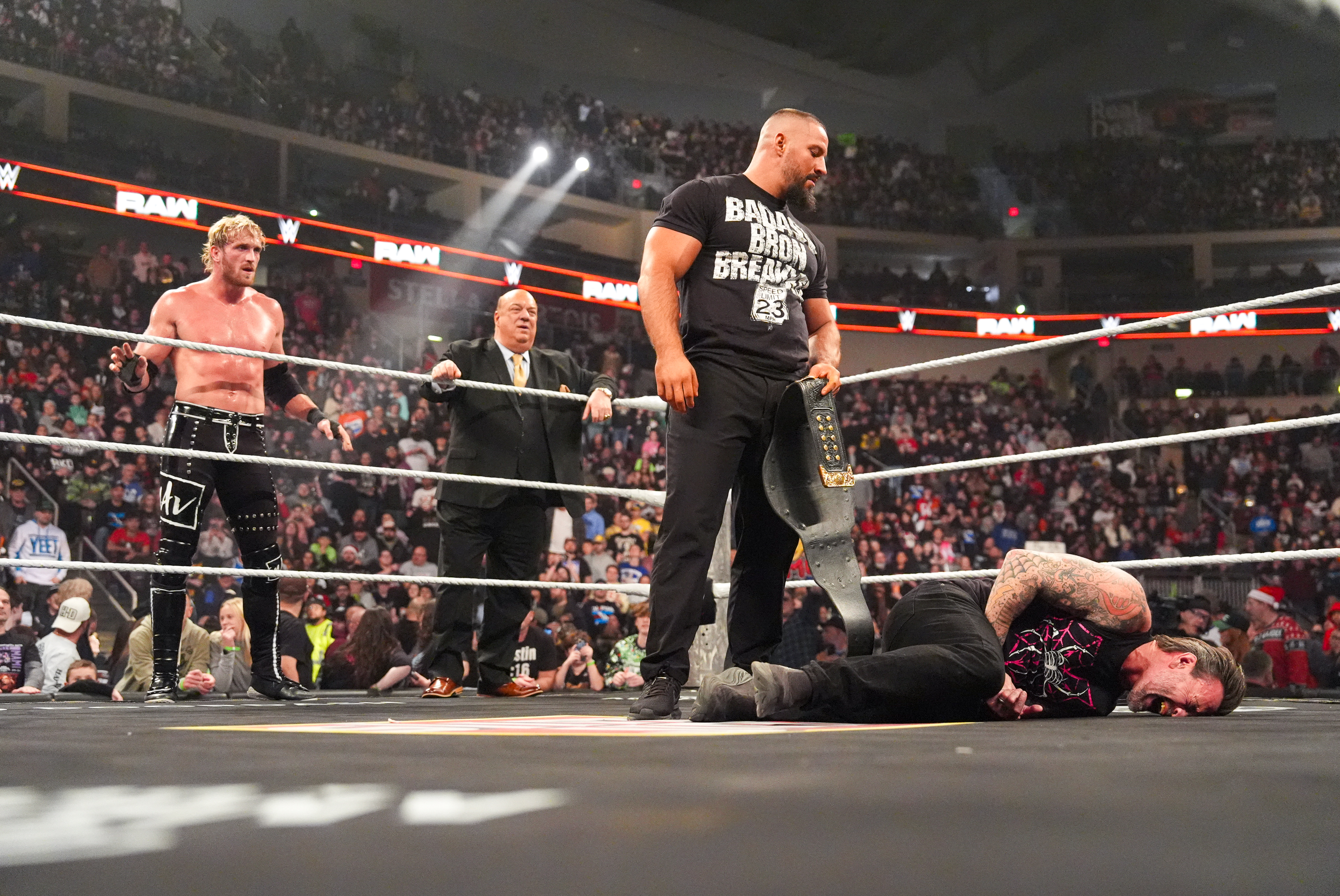 WWE Raw results, live discussion (Dec. 22, 2025): Happy holidays!