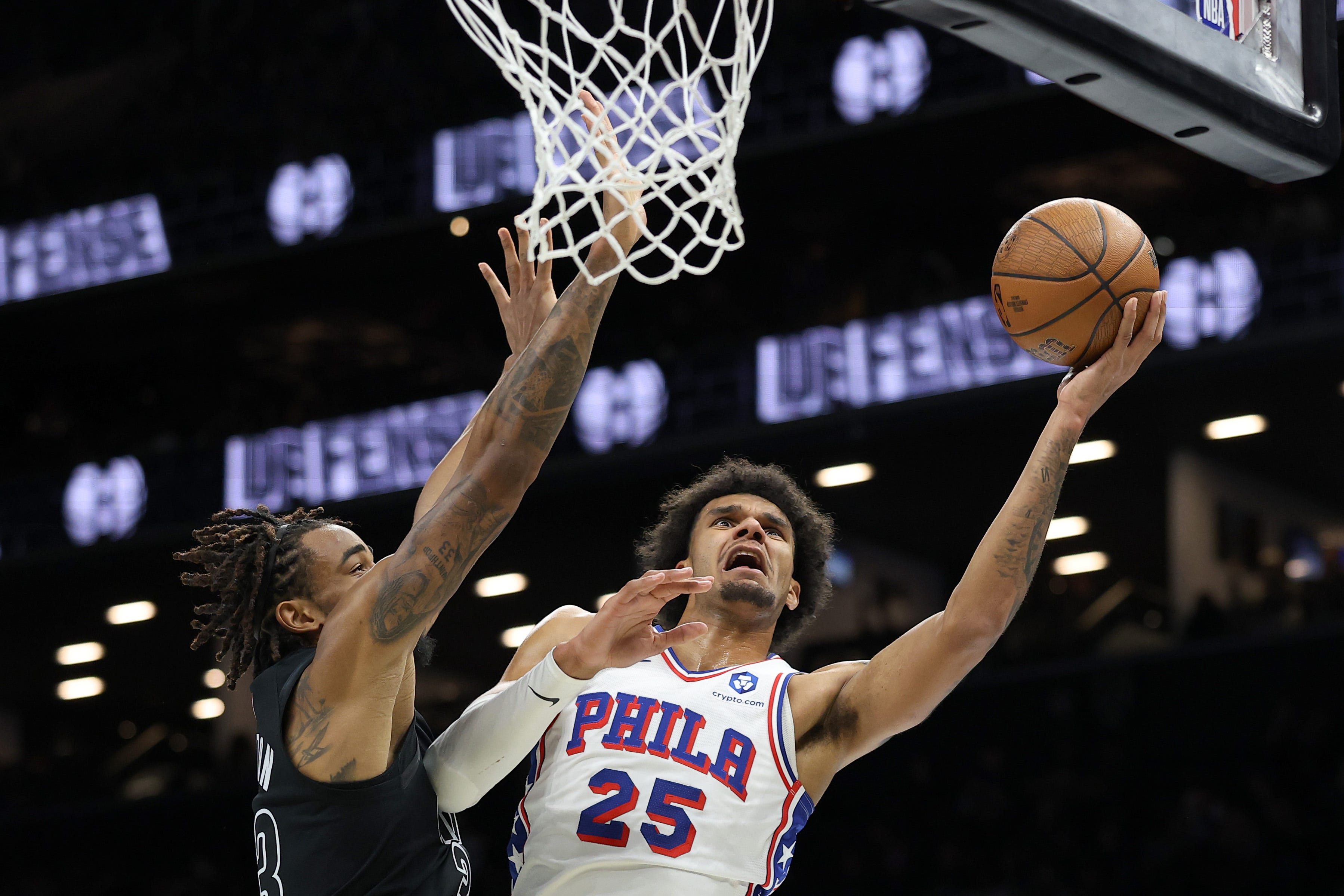 Multiple Sixers sing praises of big man Dominick Barlow for production