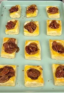 This easy pecan dessert is winning over sweet lovers