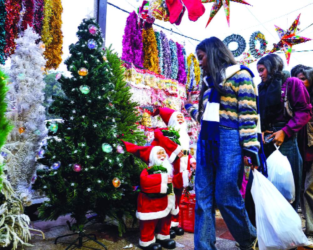 Vehicle curbs hit market sales, footfall drops