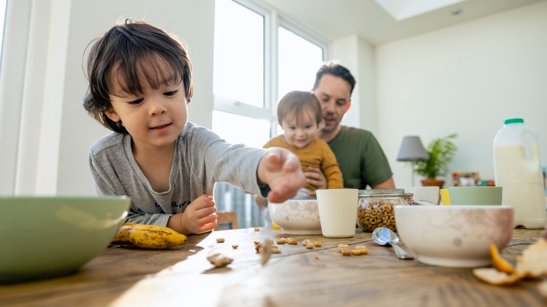 The 5 a.m. Club: How & Why One Dad Tackles Daily Breakfast Duty on His Own