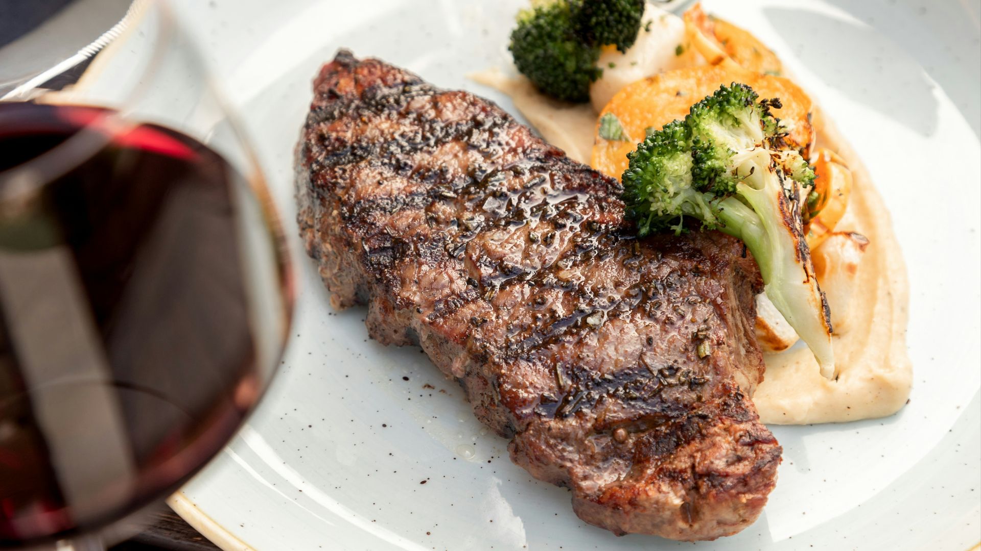 10 juicy steak cuts worth every bite & 10 you should skip