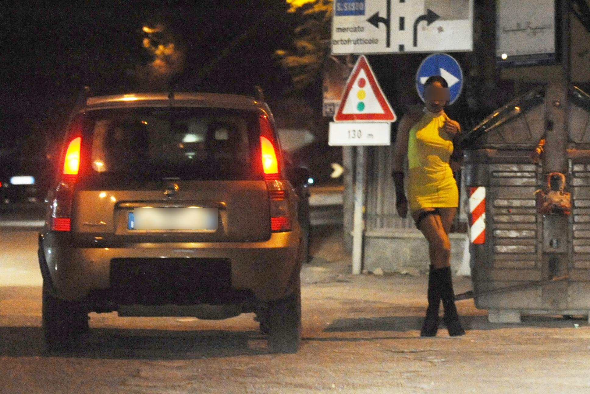 La falsa promessa di un posto da baby sitter: migrante in schiavitù e ...