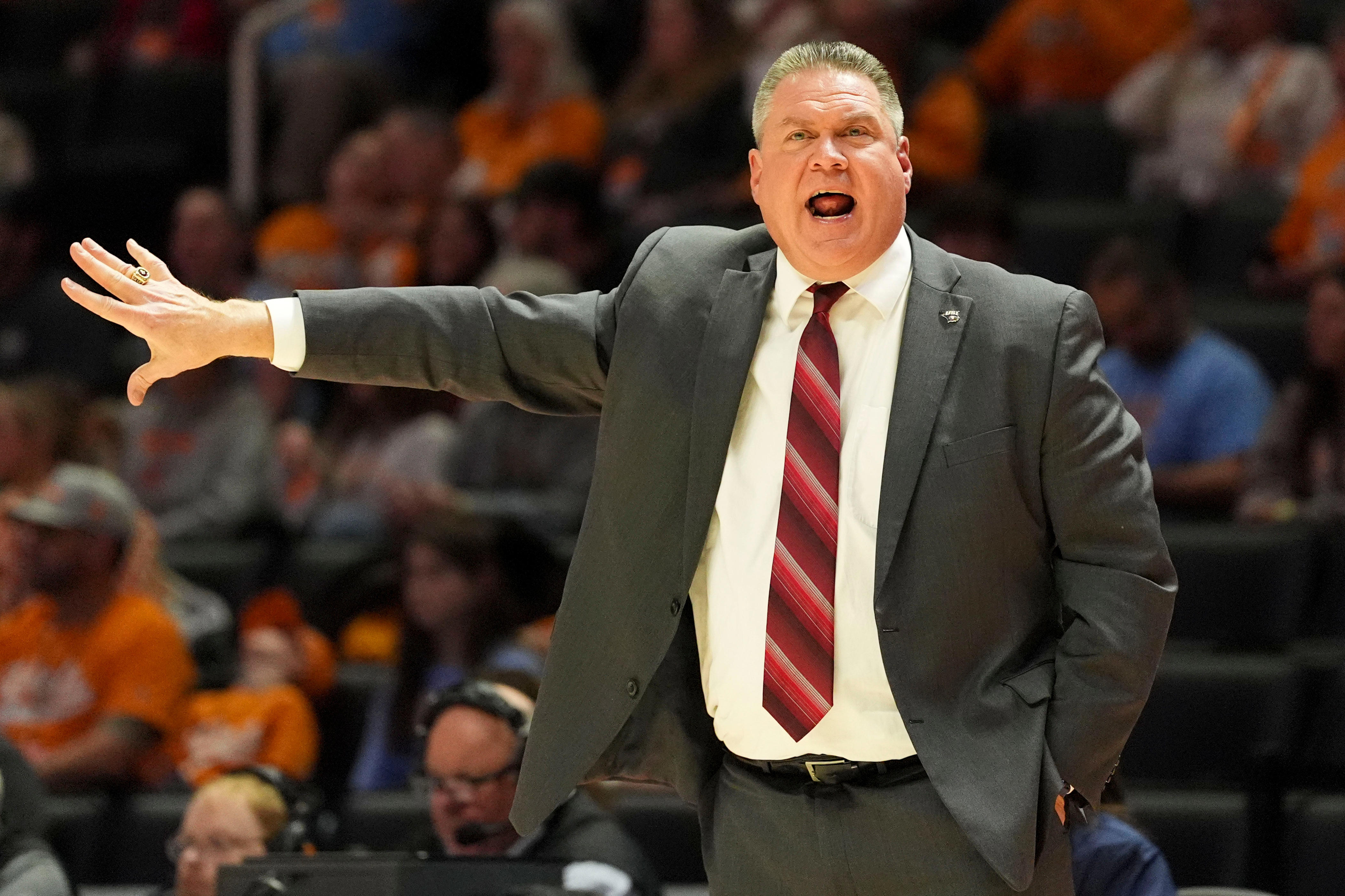 A look at USI and Evansville women's basketball at midseason point