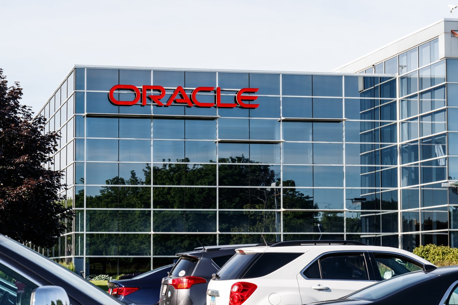 What to expect from Oracle stock in 2026? Further pressure or a sharp ...