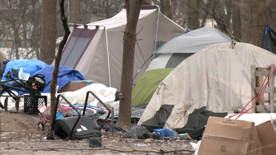 Last Dietrich Park camp residents move to hotel following legal order