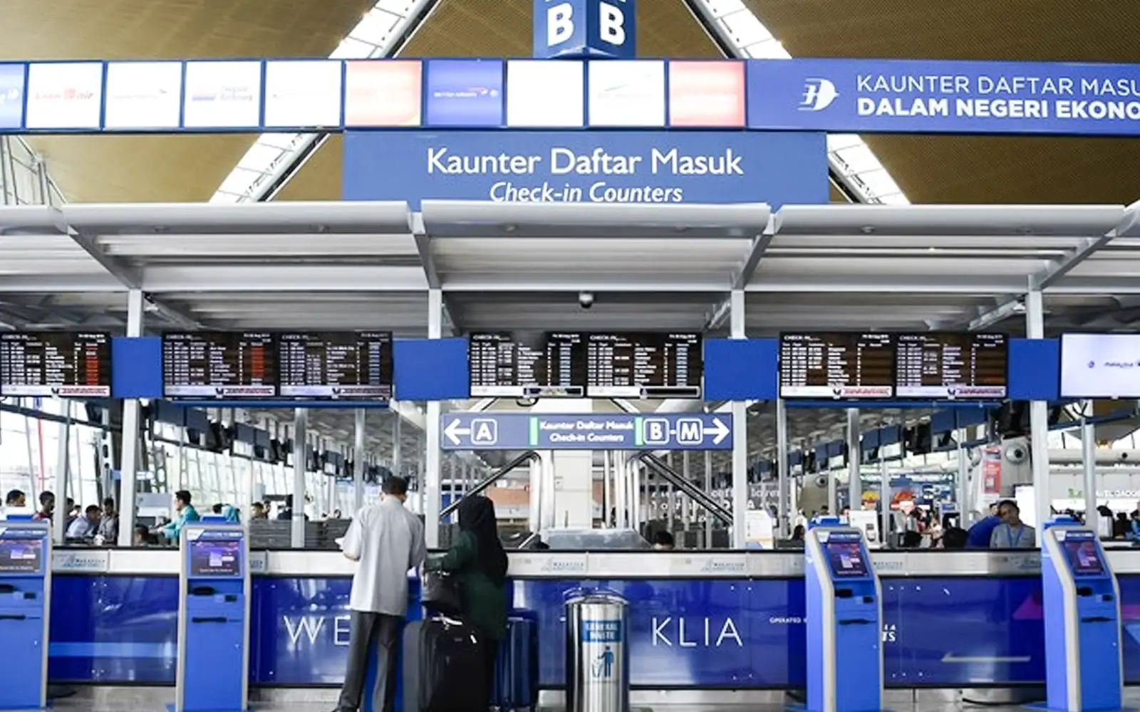 Global passenger system glitch prompts contingency measures at airports