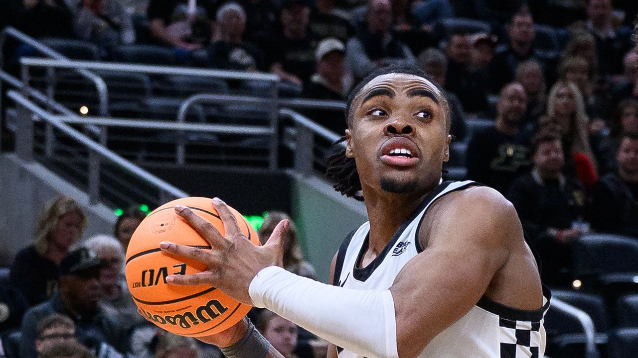 Michael Ajayi's double-double leads Butler to lopsided win