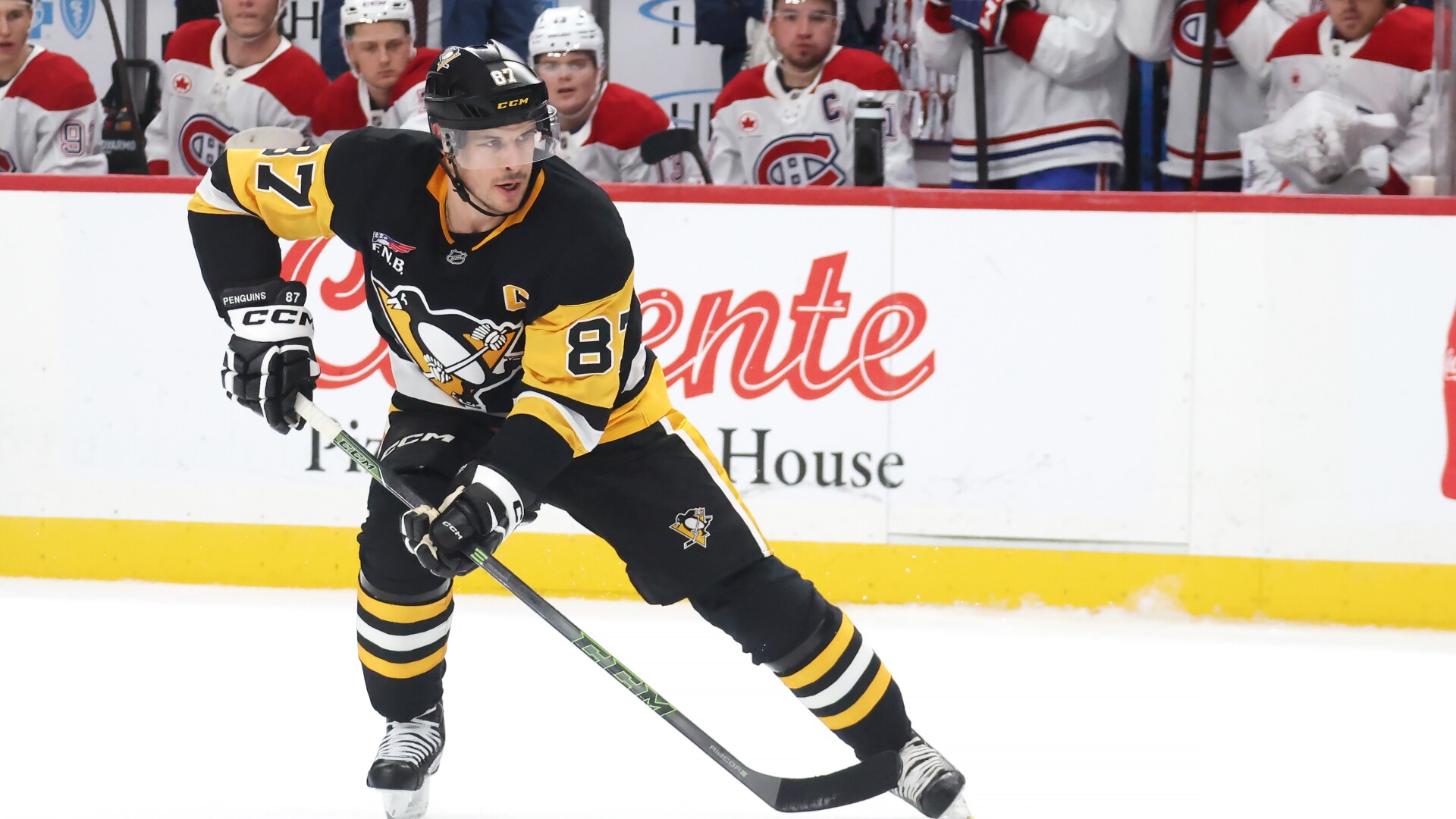 Crosby breaks Lemieux's scoring record, Penguins beat Canadiens 4-3 in ...