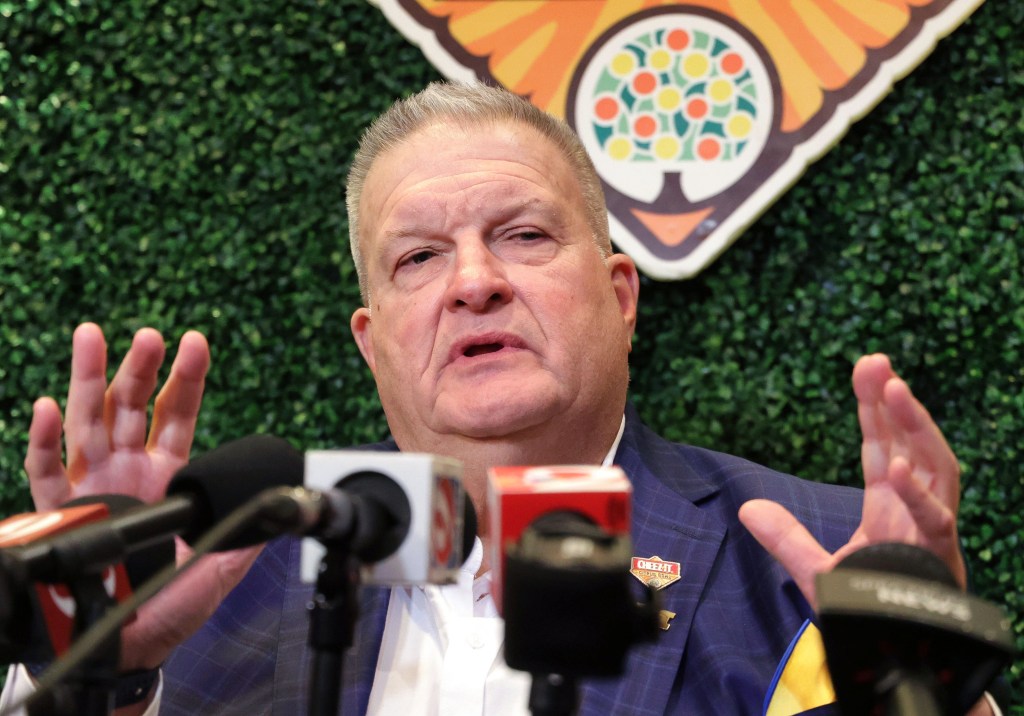 Interim Michigan football coach doesn’t hold back on ‘malfunctioning ...