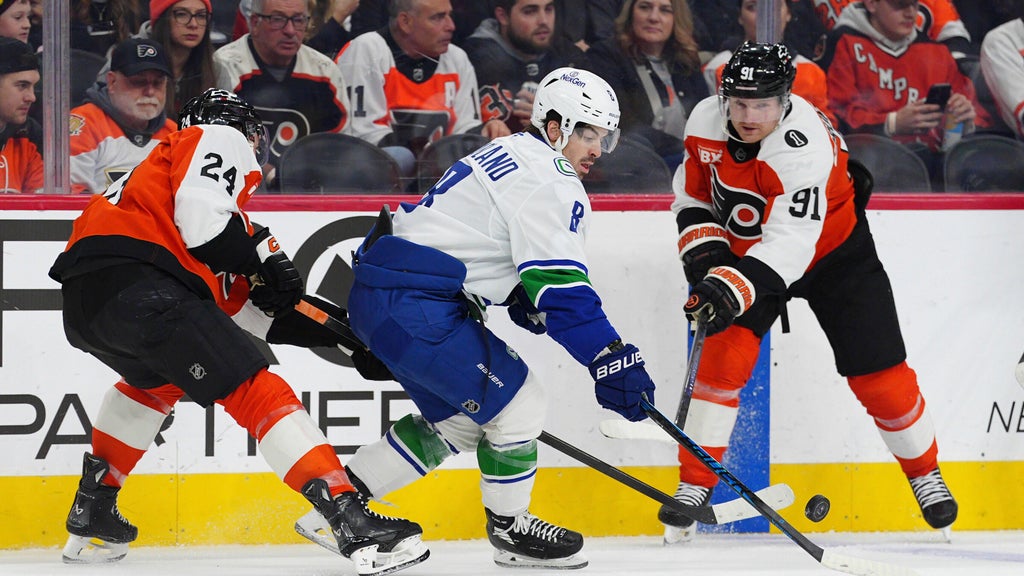 Grebenkin, Grundstrom lead Philadelphia Flyers to win over Canucks